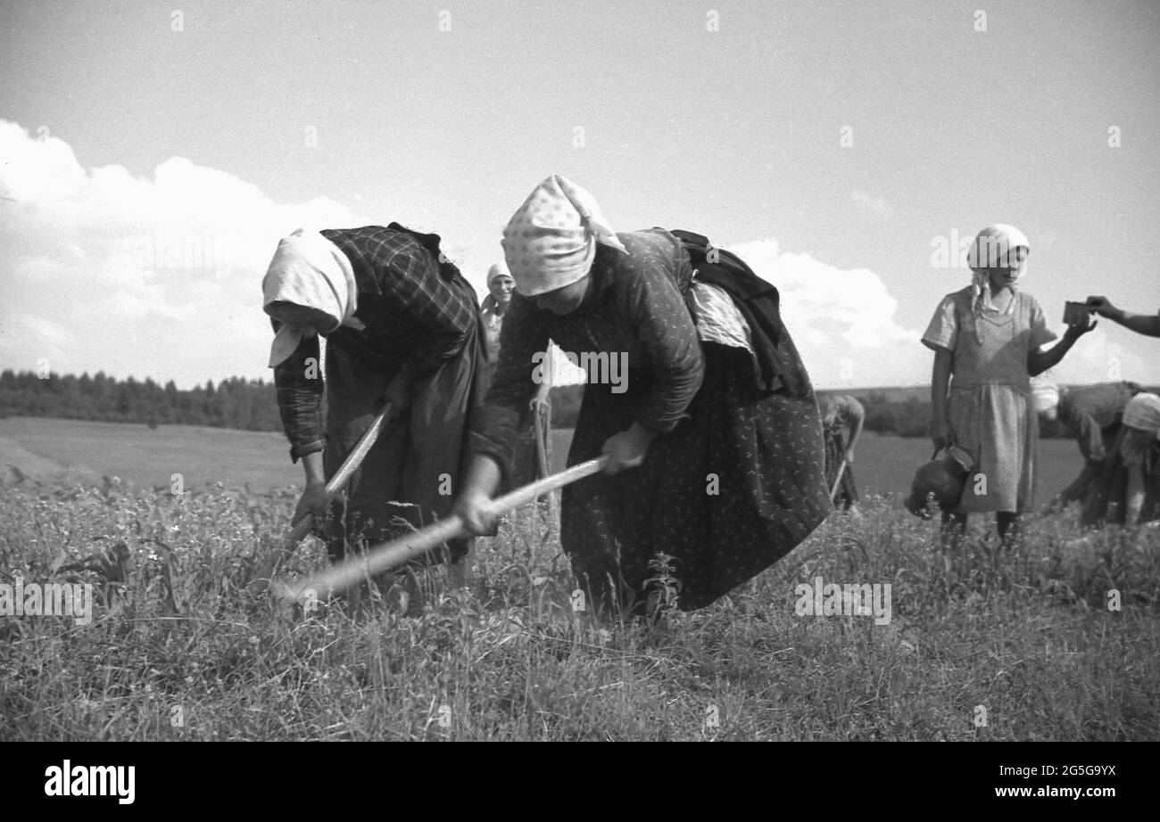 Peasants and workers hi-res stock photography and images - Alamy