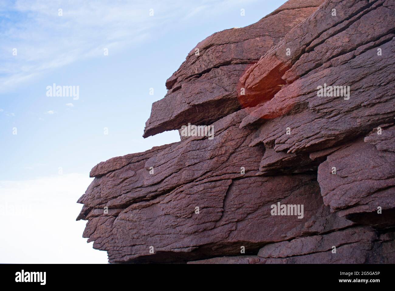 Cracks in rock hi-res stock photography and images - Alamy
