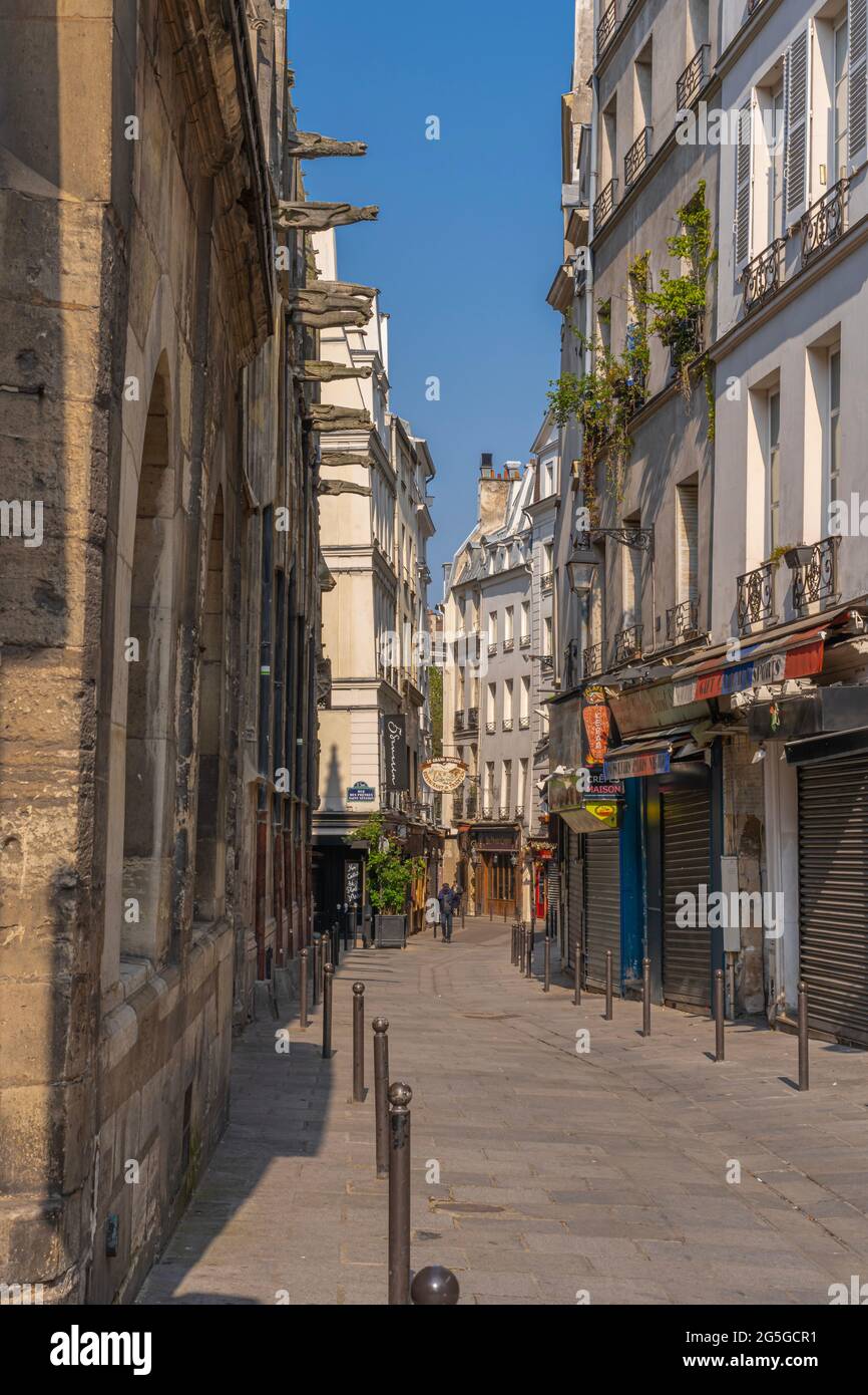 Paris, France - 05 02 2021: View of facade of Saint-Severin Church from ...
