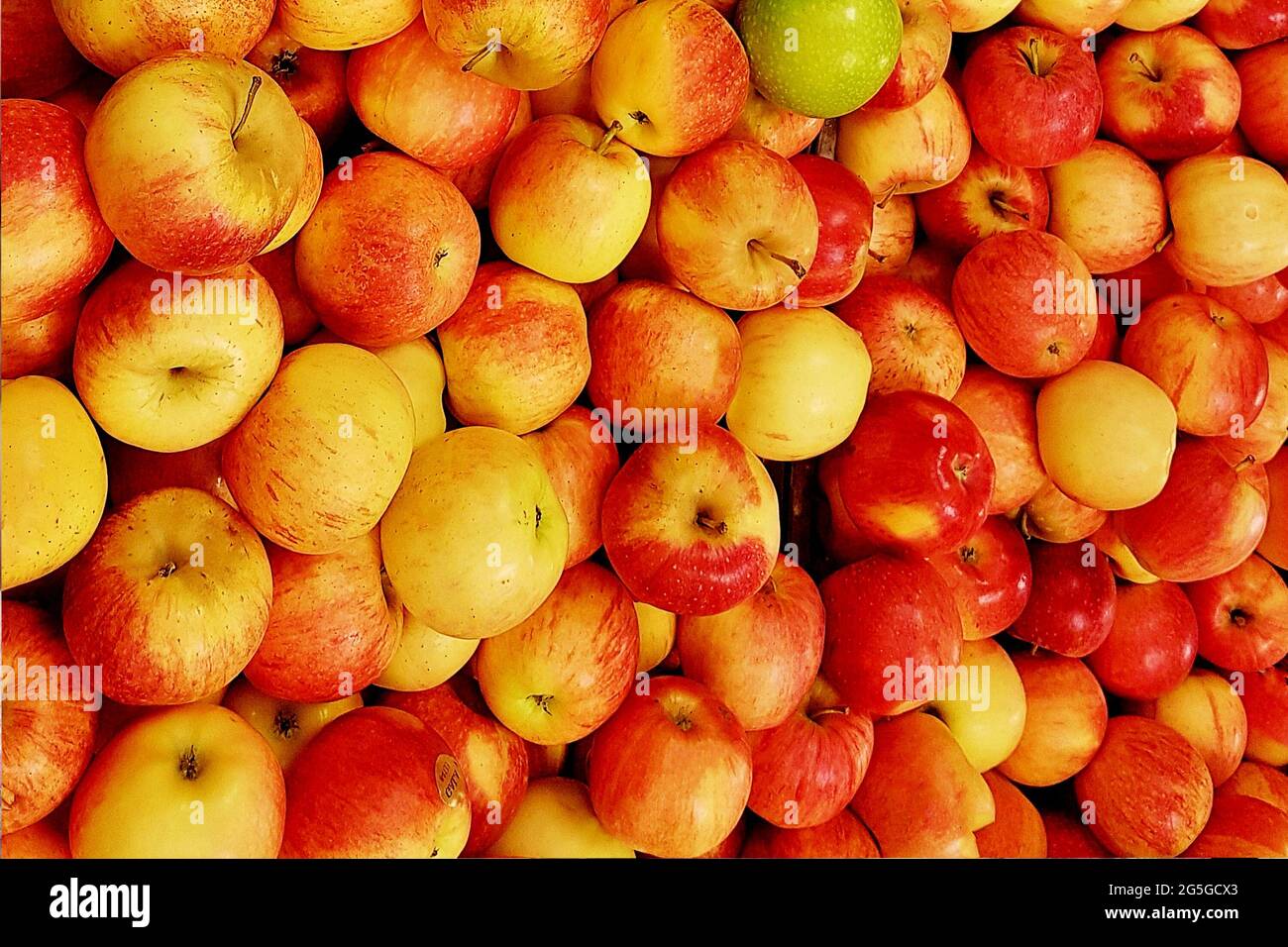 Fresh Red Raw Apple Background Stock Photo - Alamy