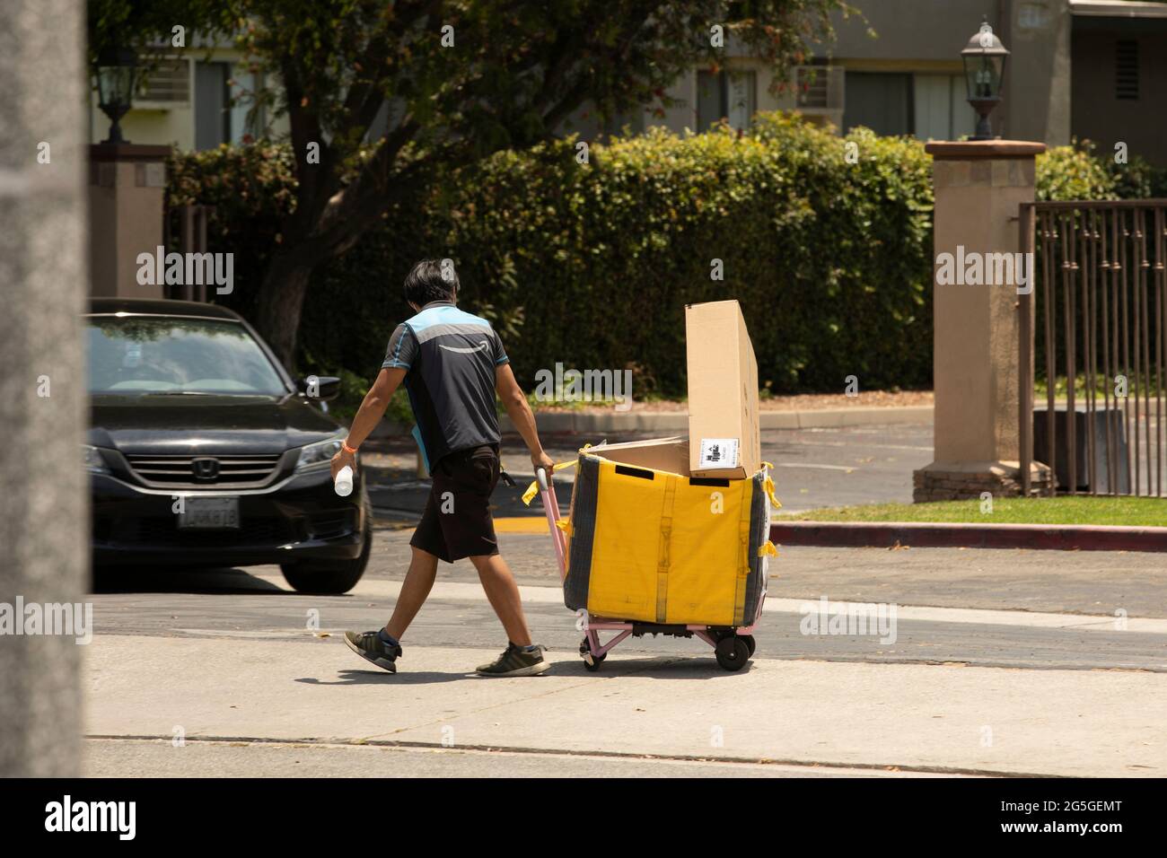 Delivery on a cart hi-res stock photography and images - Alamy