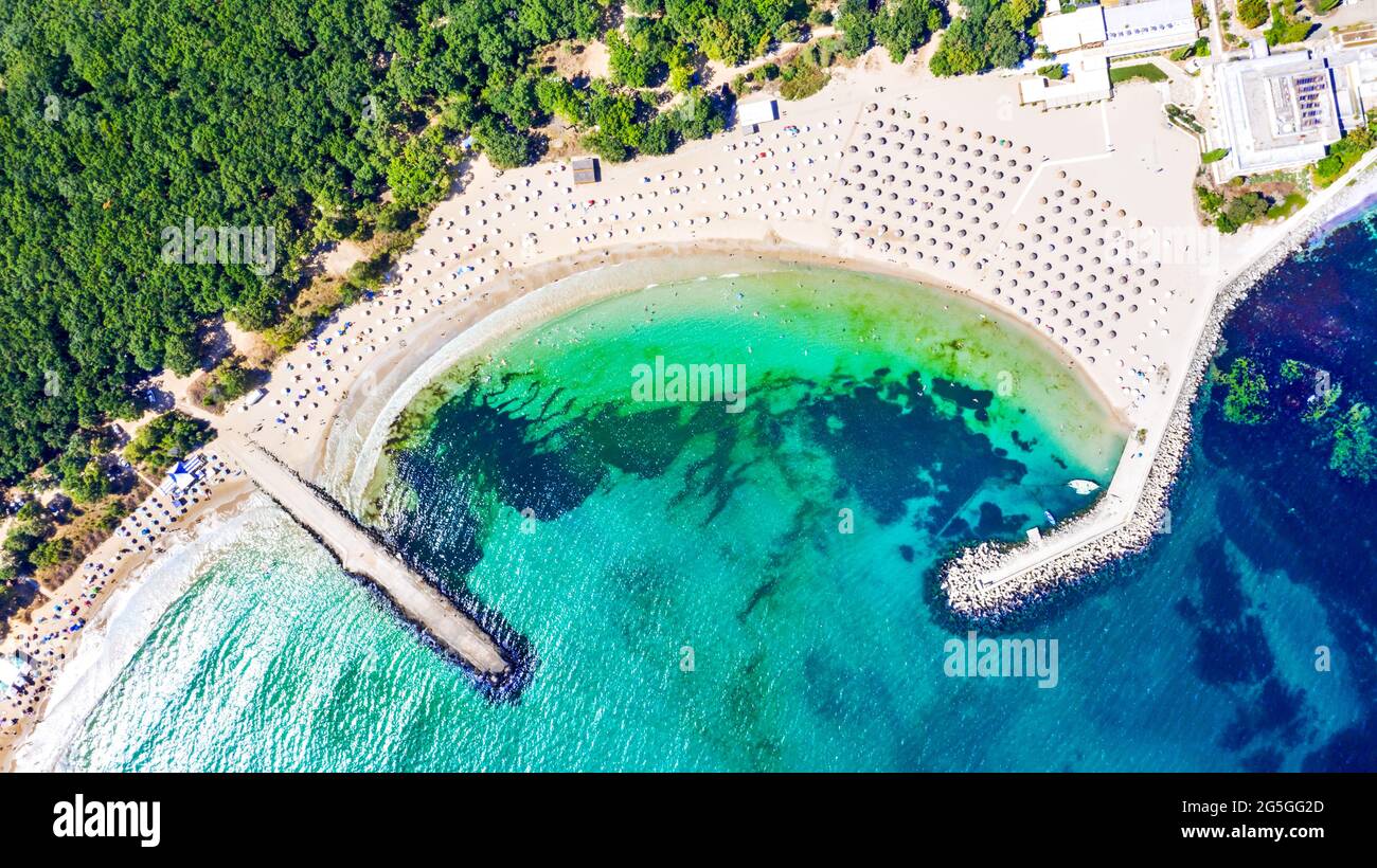 Turquoise wave sand beach hi-res stock photography and images - Alamy