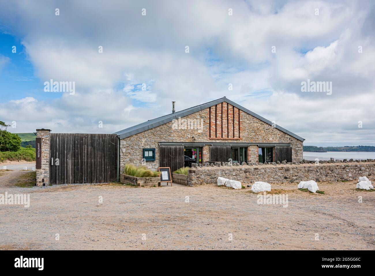 The beach house oxwich hi-res stock photography and images - Alamy