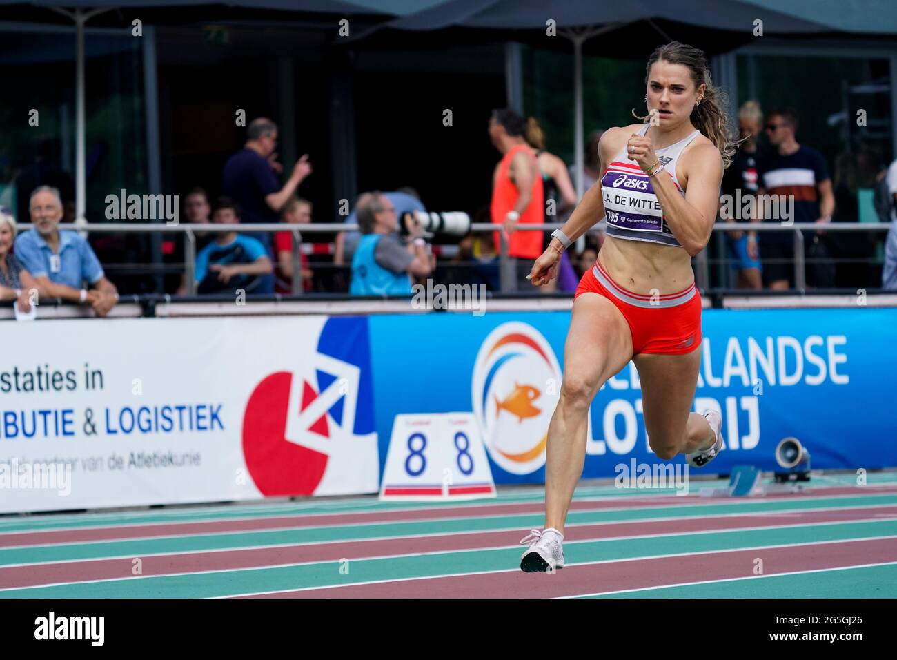 Laura de witte hi-res stock photography and images - Alamy