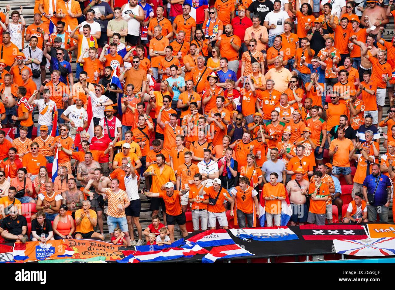 Puskas arena stadion hi-res stock photography and images - Alamy