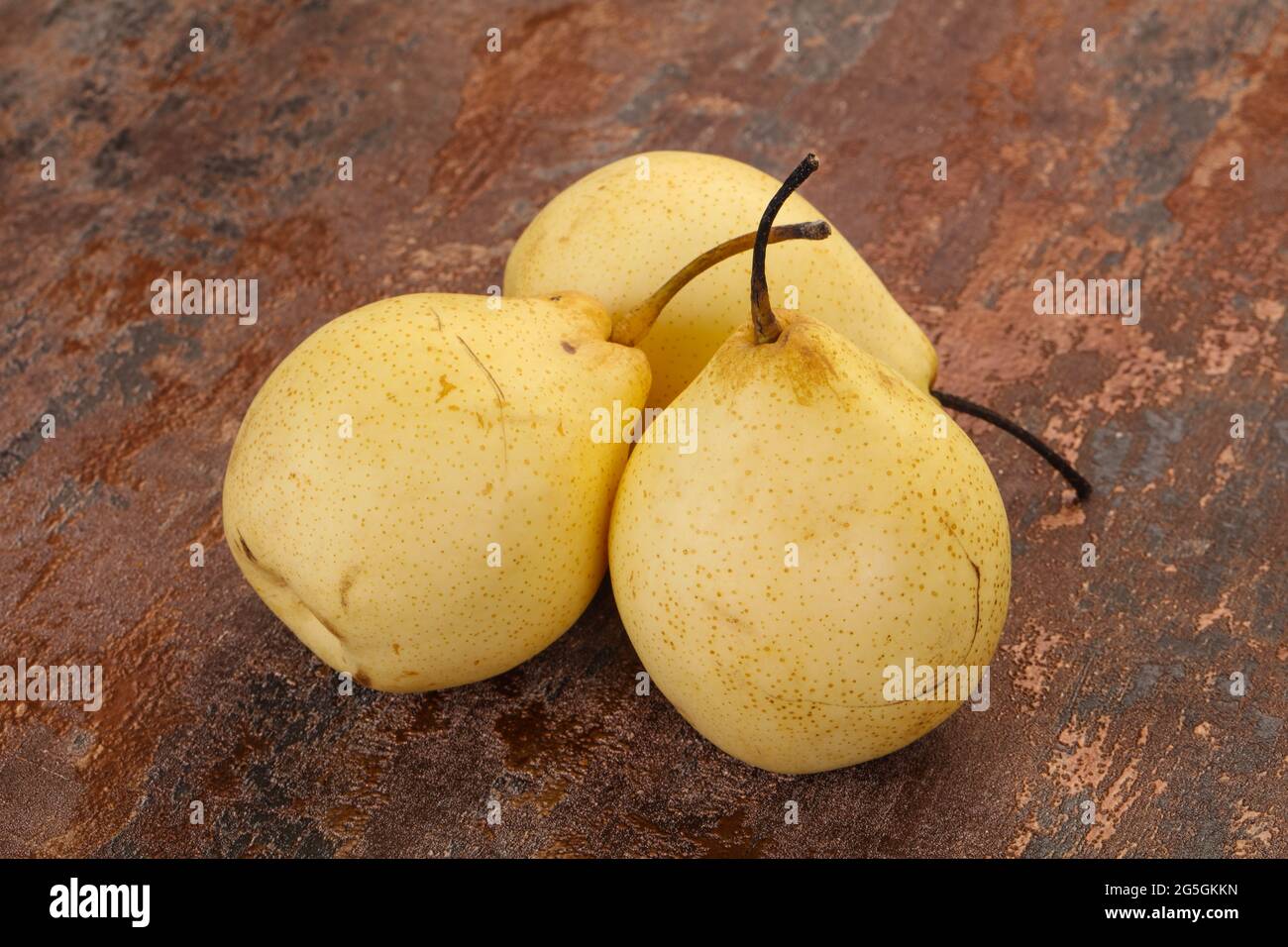 Juicy ripe yellow Chinese pear Stock Photo - Alamy