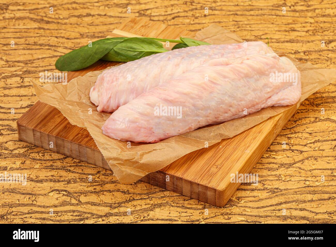Raw turkey wings ready for cooking Stock Photo - Alamy