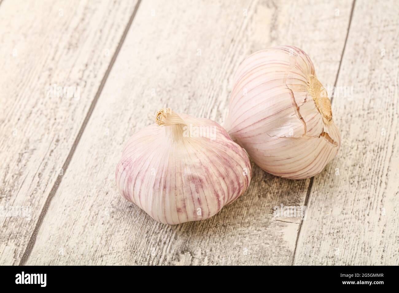Fresh ripe and tasty garlic isolated Stock Photo - Alamy