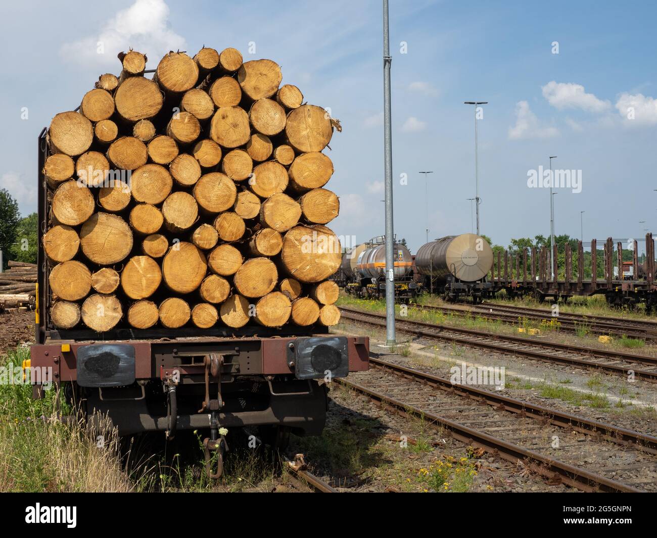 Lumber rail car hi-res stock photography and images - Alamy