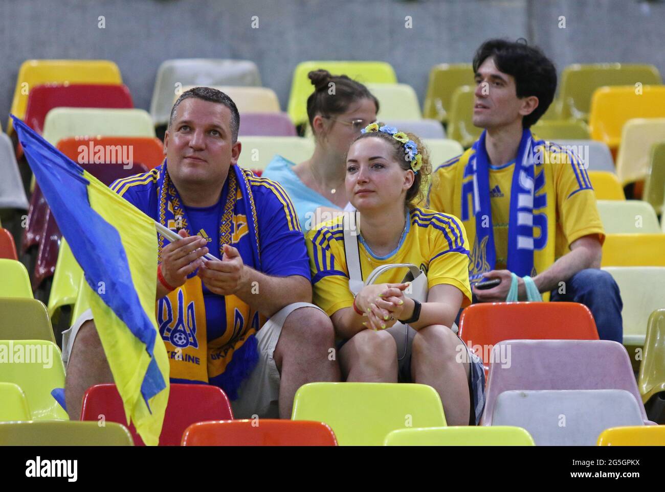 Romania football team hi-res stock photography and images - Alamy