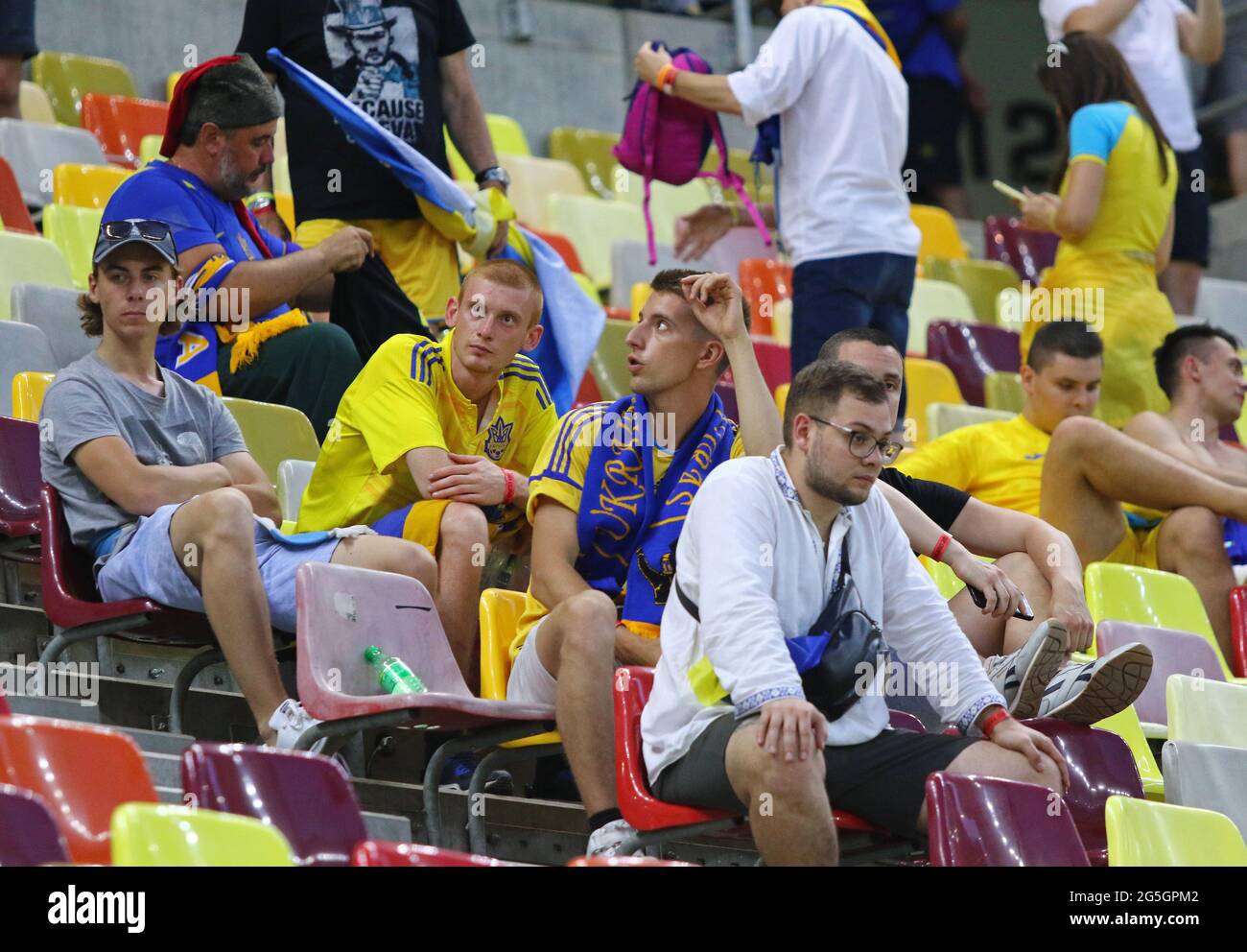 Romania football team hi-res stock photography and images - Alamy