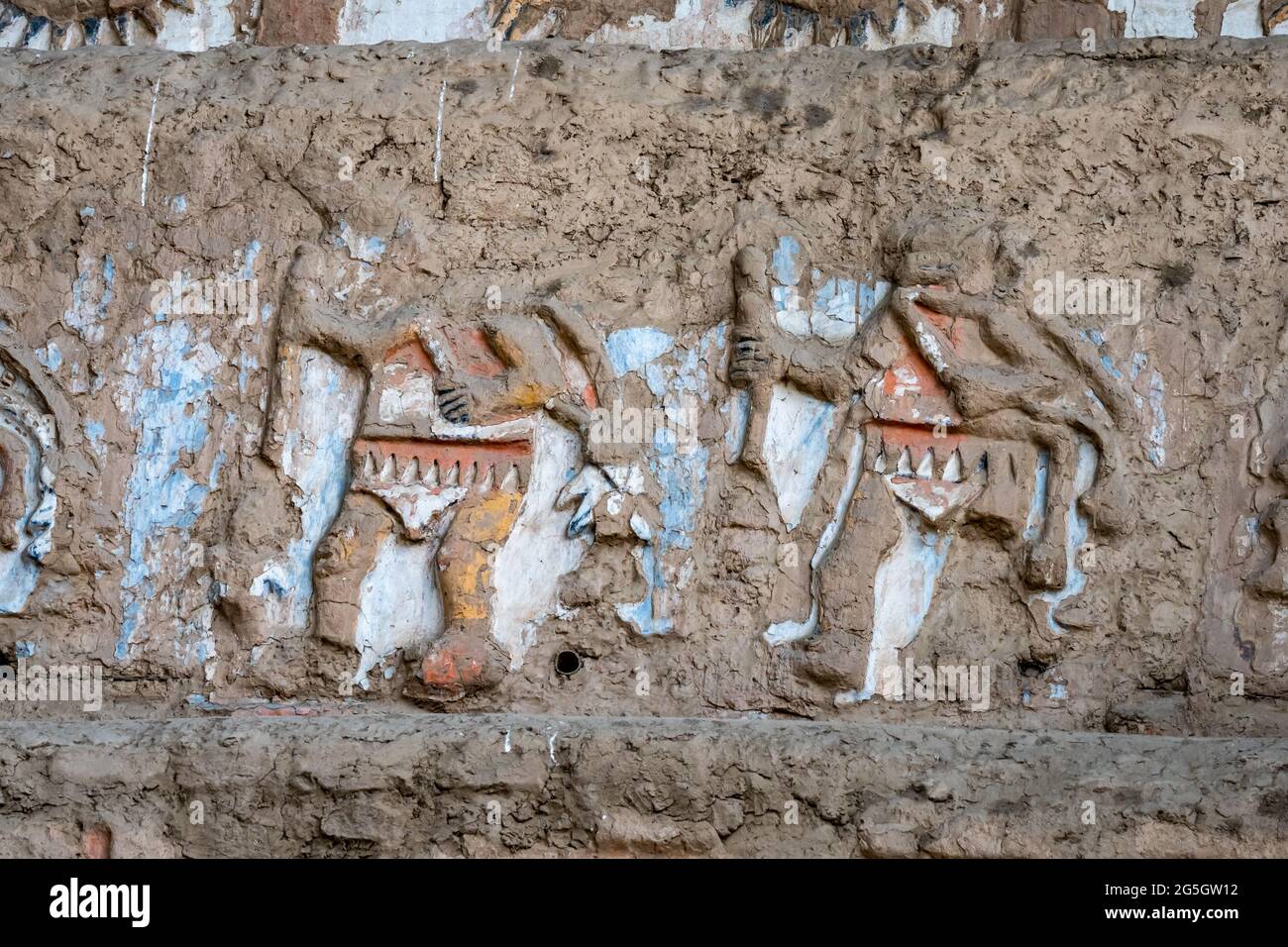 Temples of the sun and moon peru hi-res stock photography and images ...