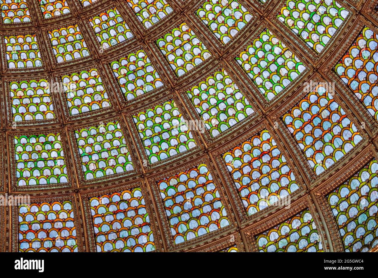 Tiffany Dome at Chicago Cultural Center a 38-foot-diametered ...