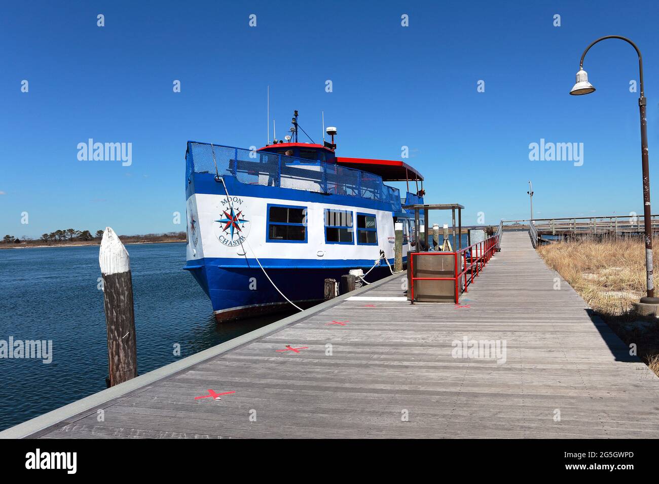 Sightseeing boat Long Island New York Stock Photo - Alamy
