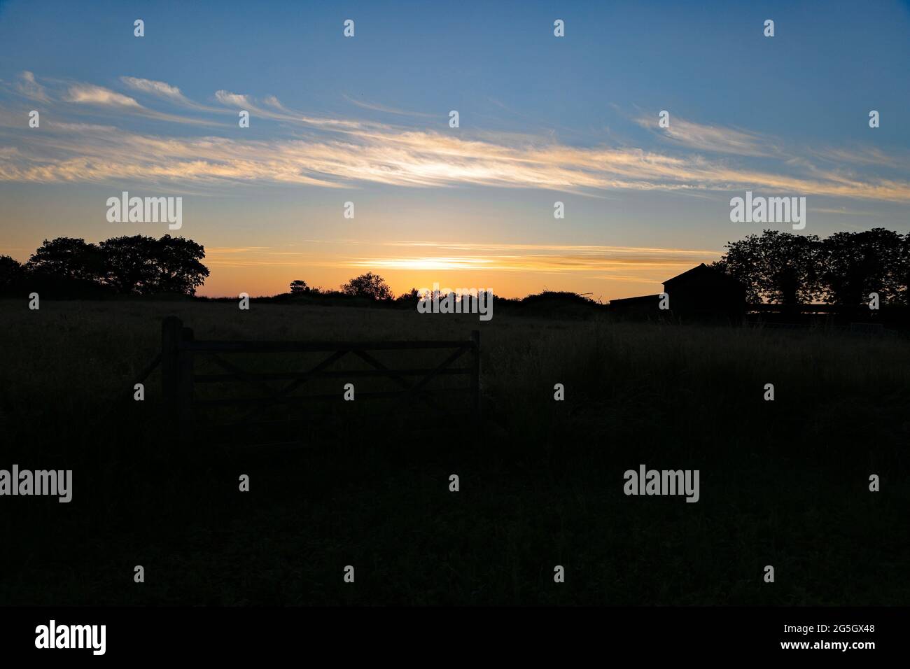 English summer sunsets hi-res stock photography and images - Alamy