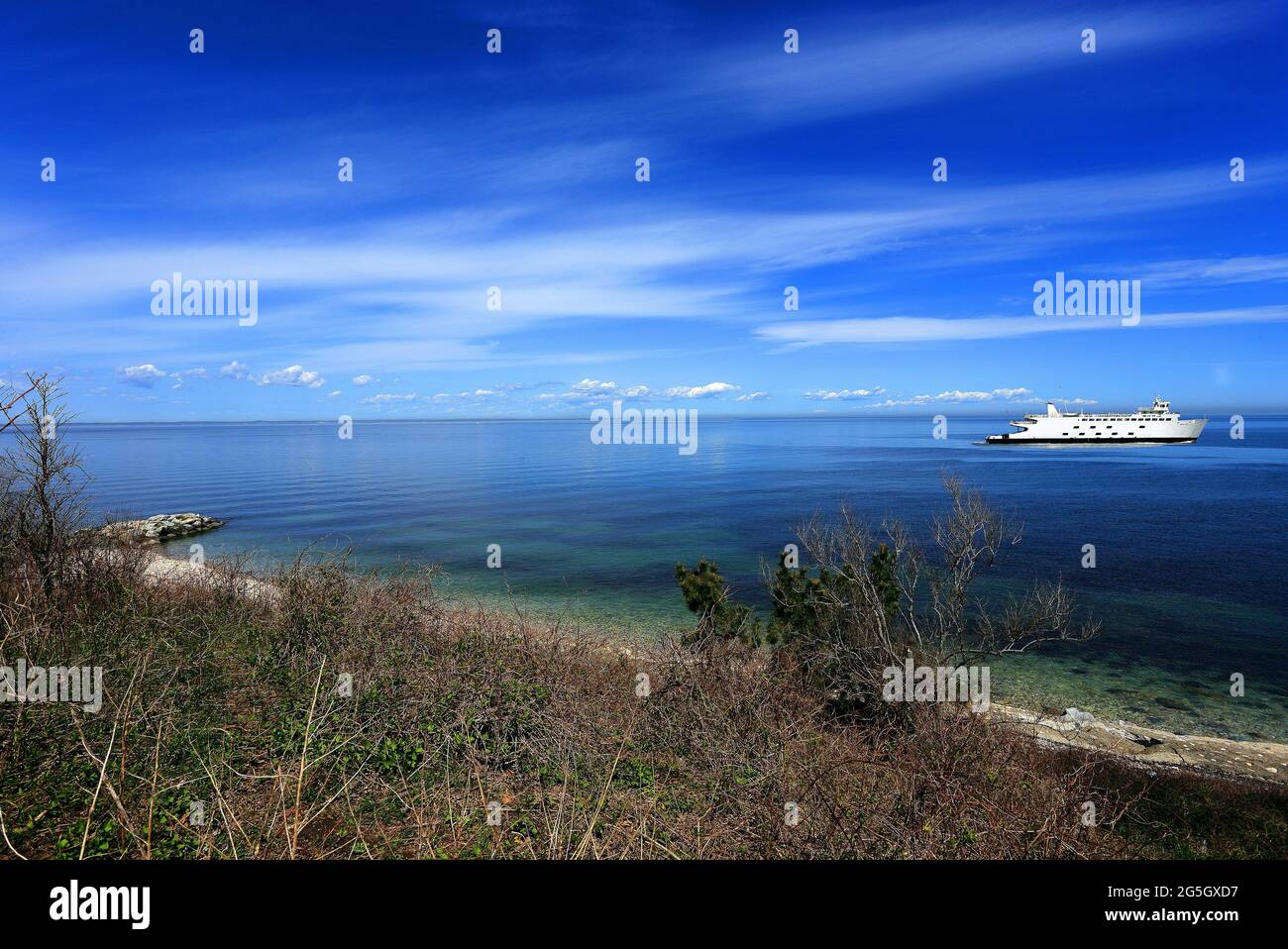 Long island sound ferry hi-res stock photography and images - Alamy