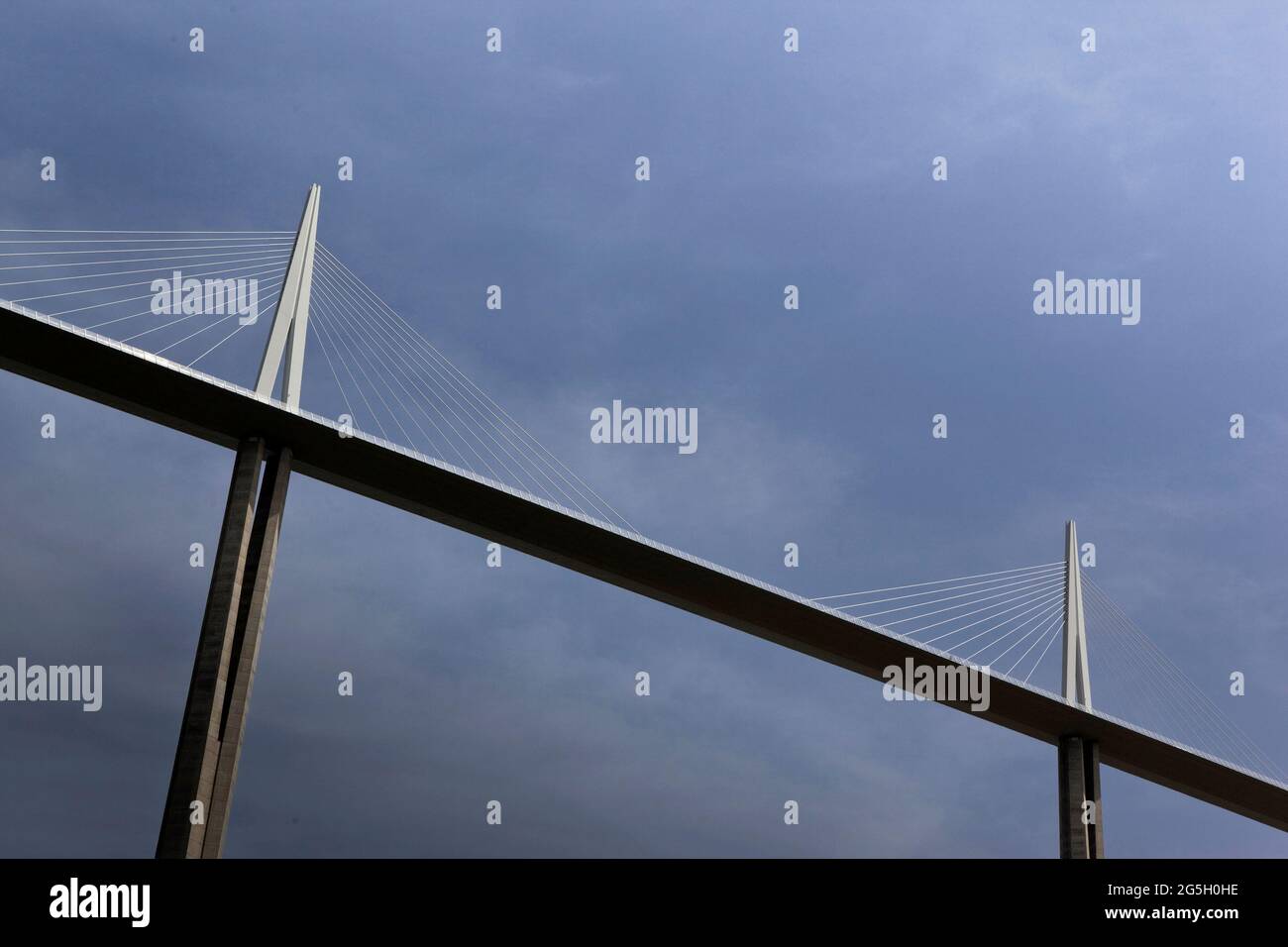 Stylish bridge hi-res stock photography and images - Alamy