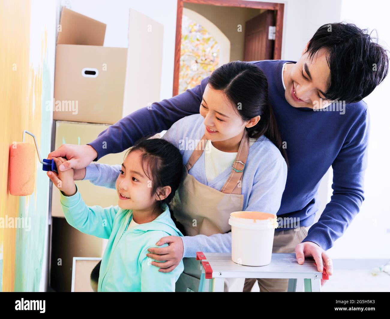 China father paint hi-res stock photography and images - Alamy