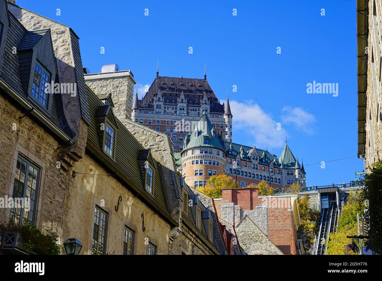 French canadian architecture hi-res stock photography and images - Alamy