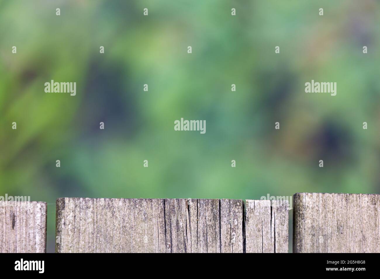 The top of a wooden fence Stock Photo - Alamy