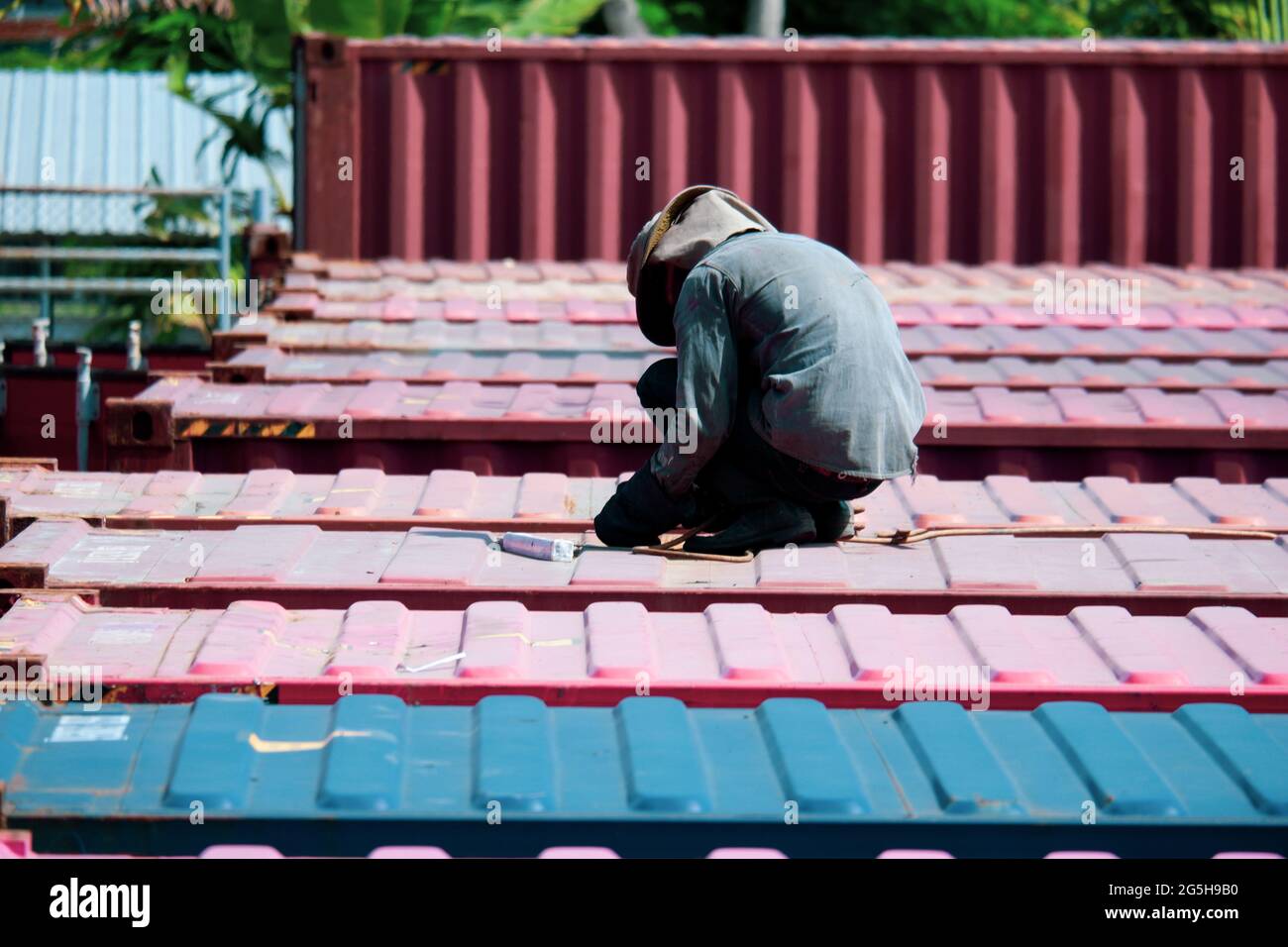 Container repairer, trade perspective, import and export Stock Photo ...