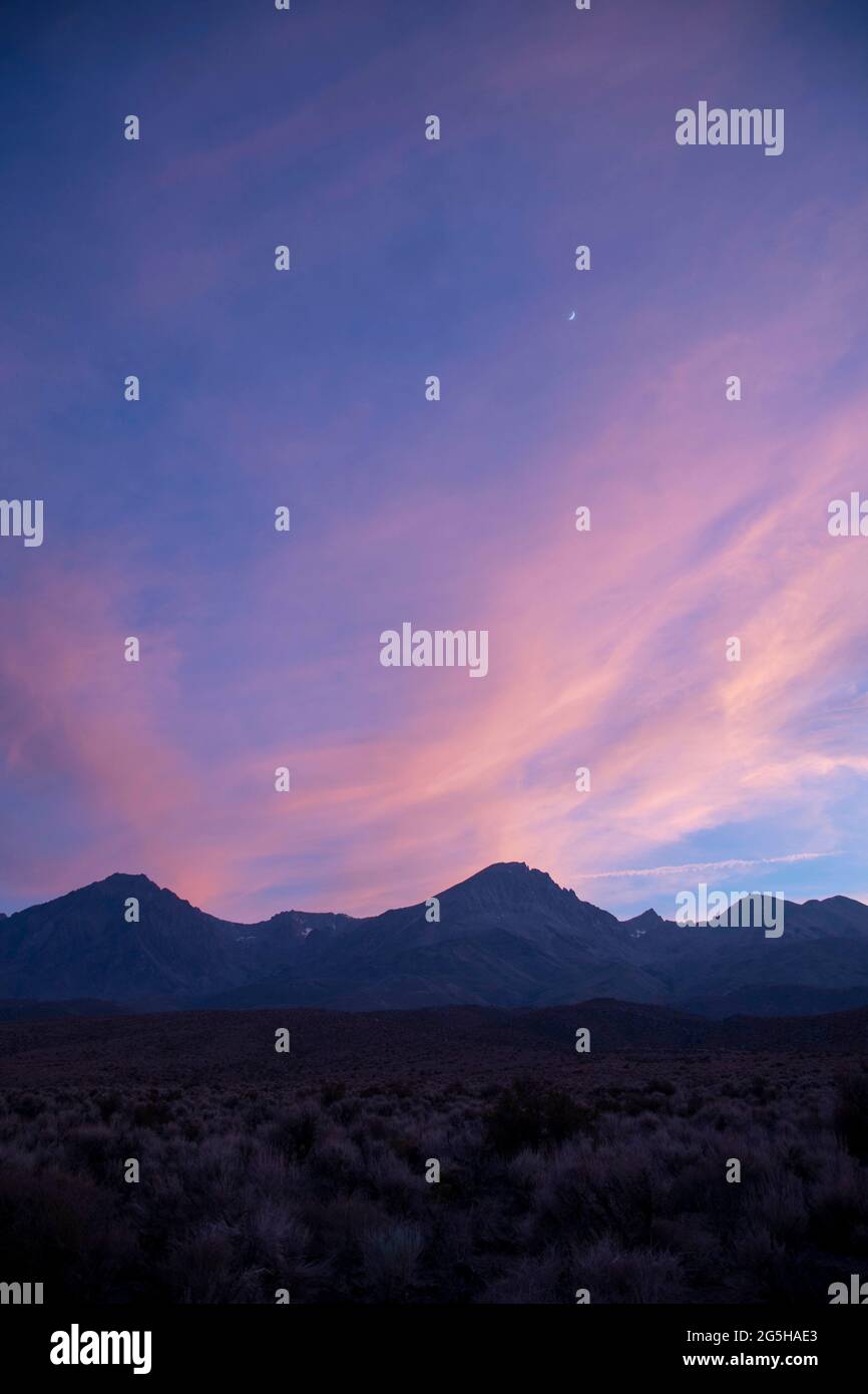 Sunsets in the Owens Valley of Inyo County, CA, USA can be quite ...