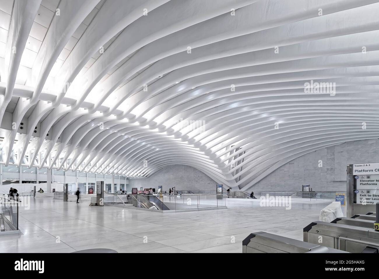 Oculus World Trade Center Train Station Stock Photo - Alamy