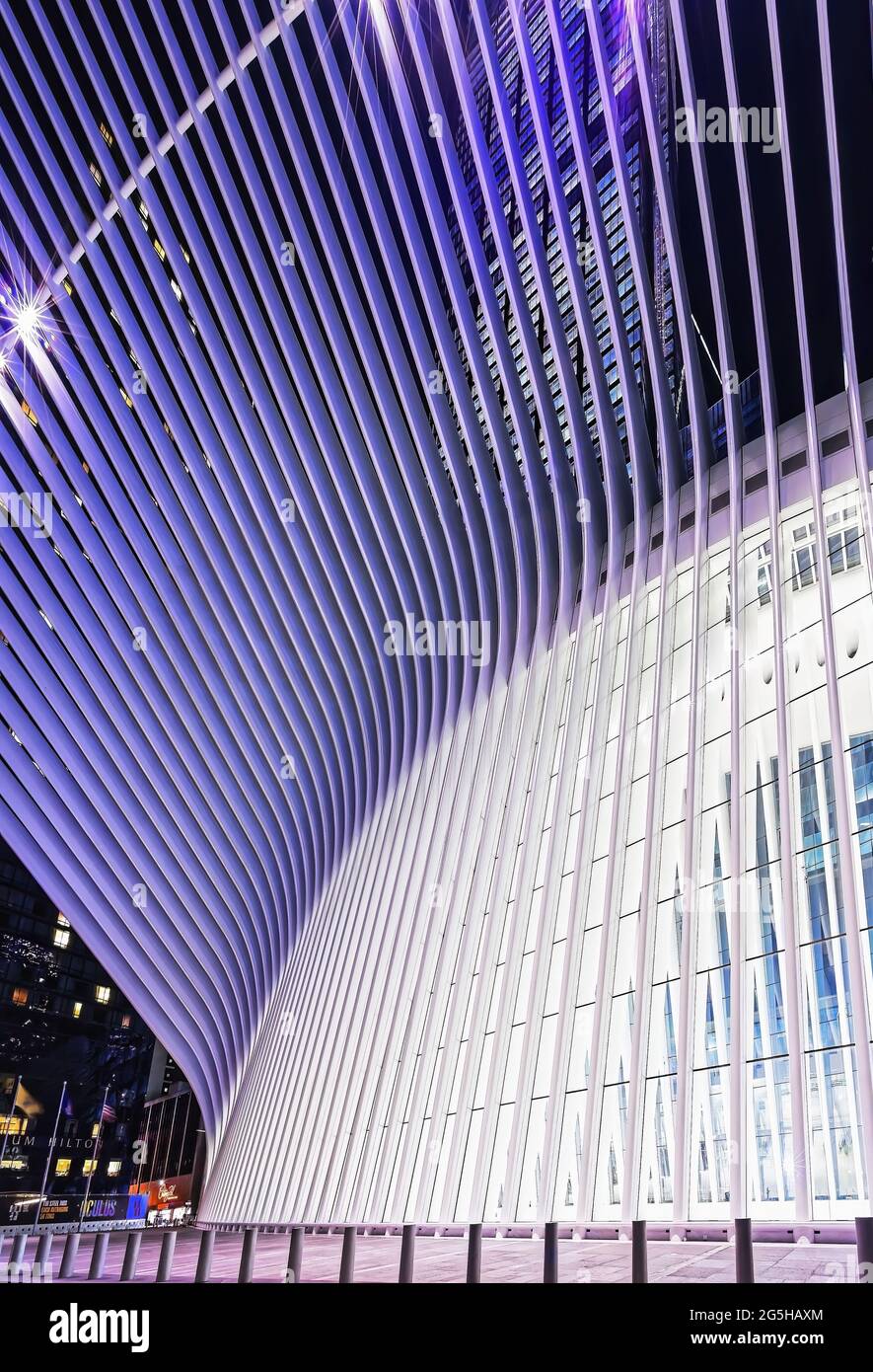 Oculus World Trade Center Train Station Stock Photo - Alamy