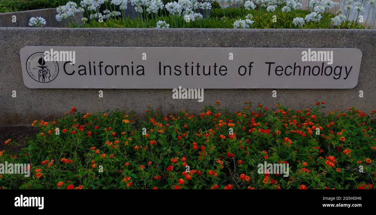 Sign surrounded by flowers at the entrance to Caltech Stock Photo - Alamy