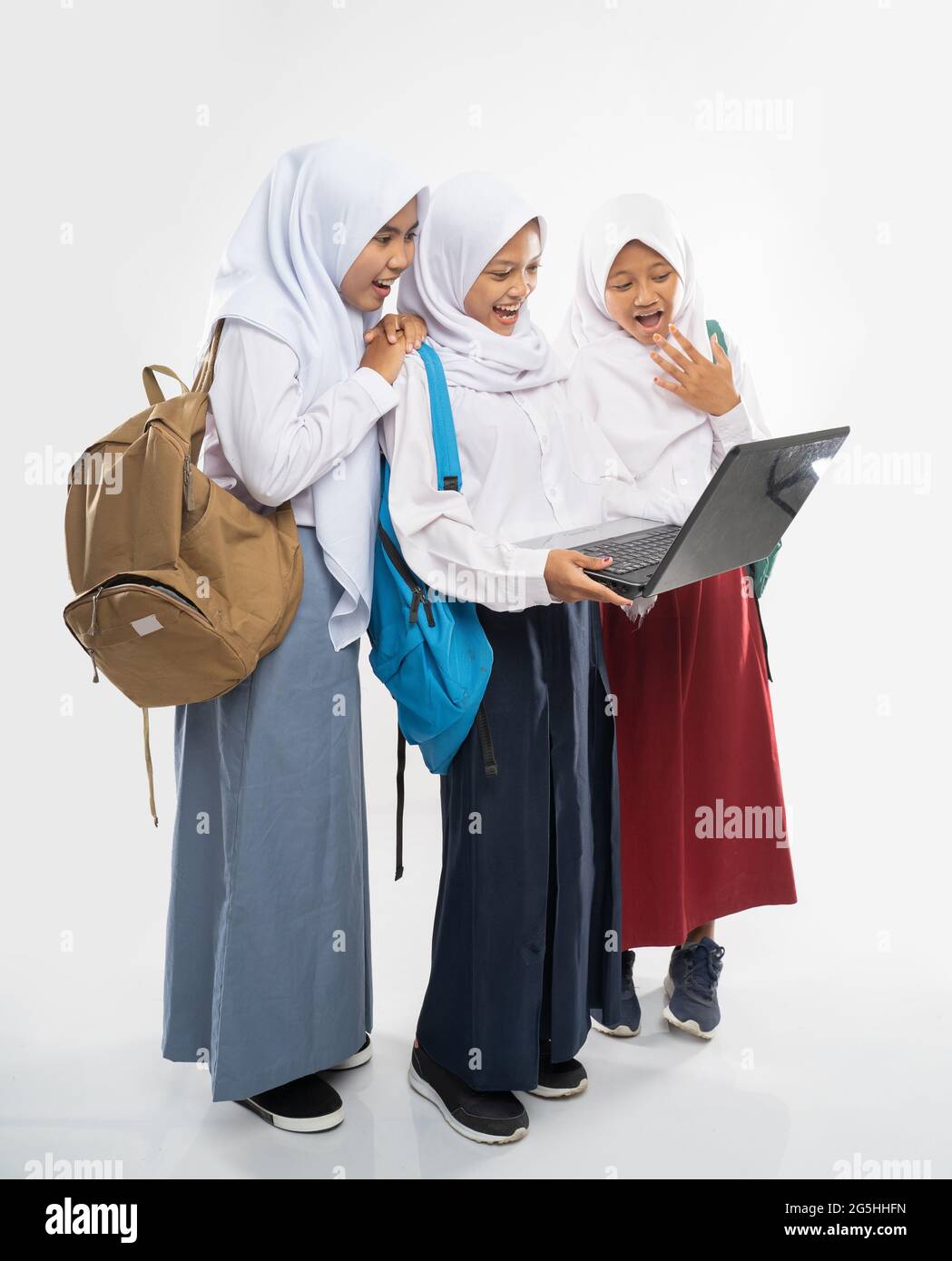 Muslim girls computer hi-res stock photography and images - Alamy