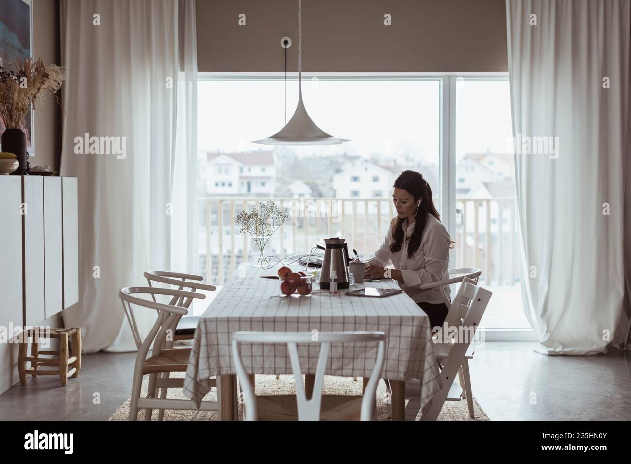 Indoor dining hi-res stock photography and images - Alamy