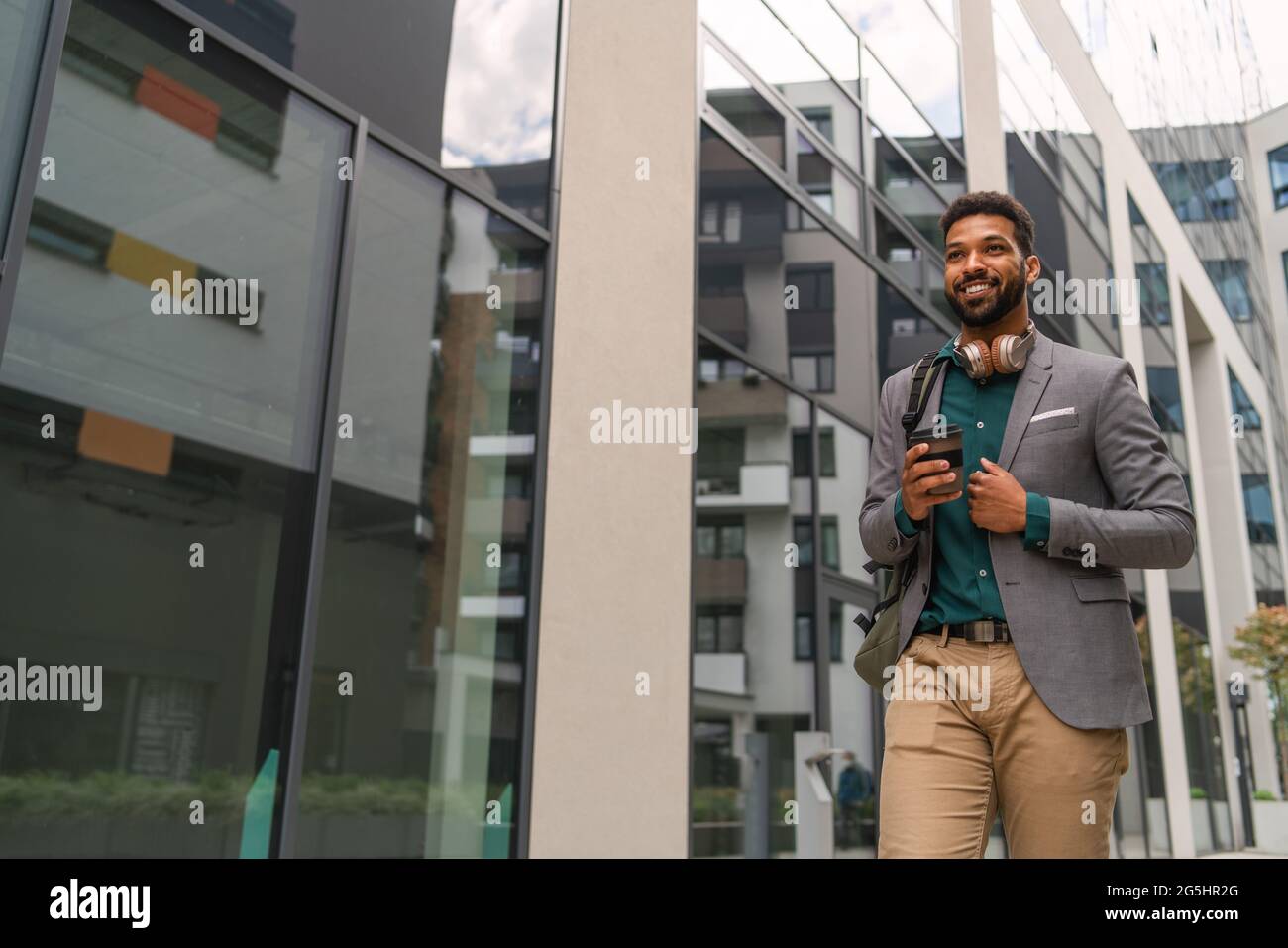 African american student back hi-res stock photography and images - Alamy