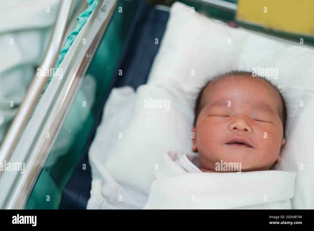 Hospital delivery room hi-res stock photography and images - Alamy