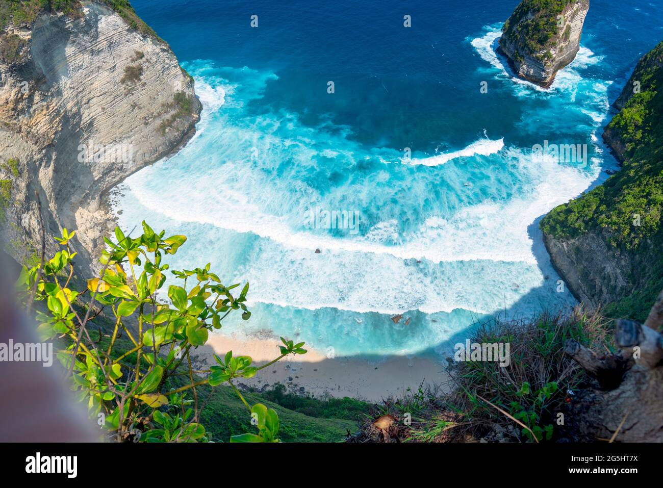 Blue ocean paradise turquoise sea water for summer vacation time ...