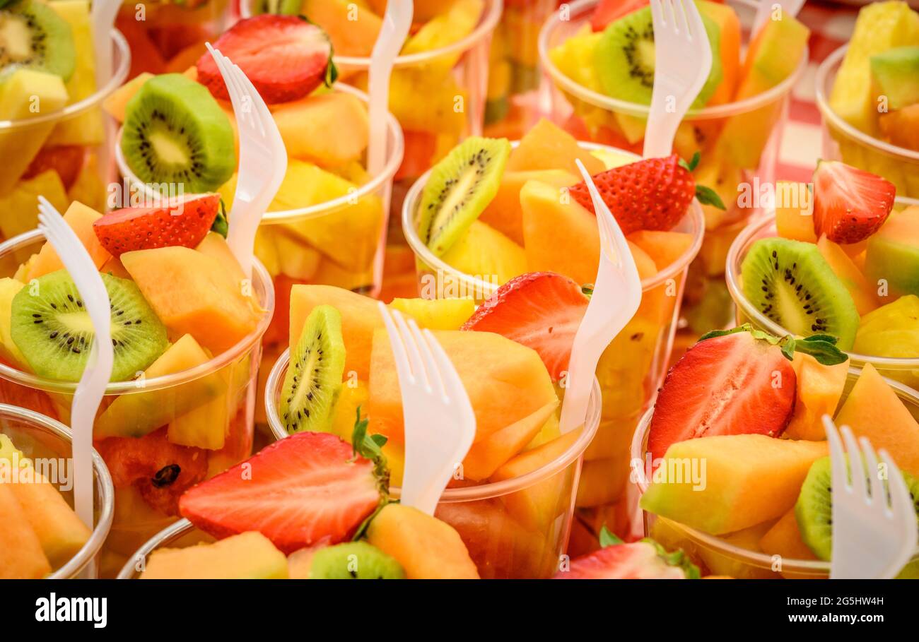 Melon portions hi-res stock photography and images - Alamy