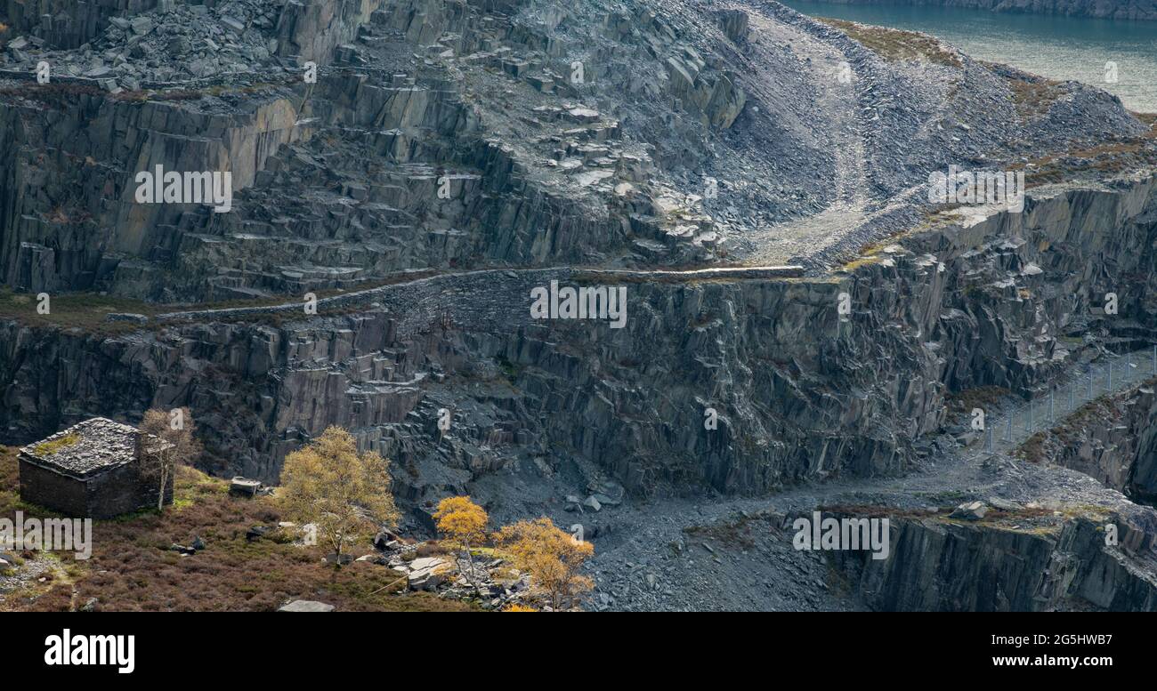 Slate quarry workings hi-res stock photography and images - Alamy