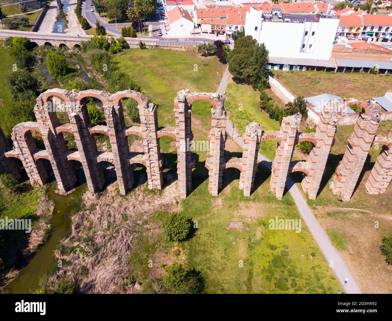 Roman stone aqueduct in Merida Stock Photo - Alamy