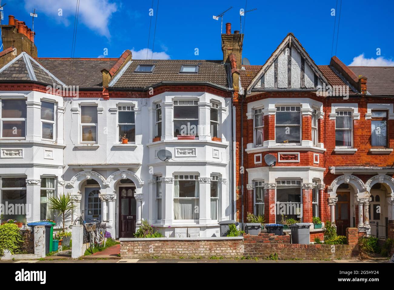 Edwardian period terrace houses hi-res stock photography and images - Alamy