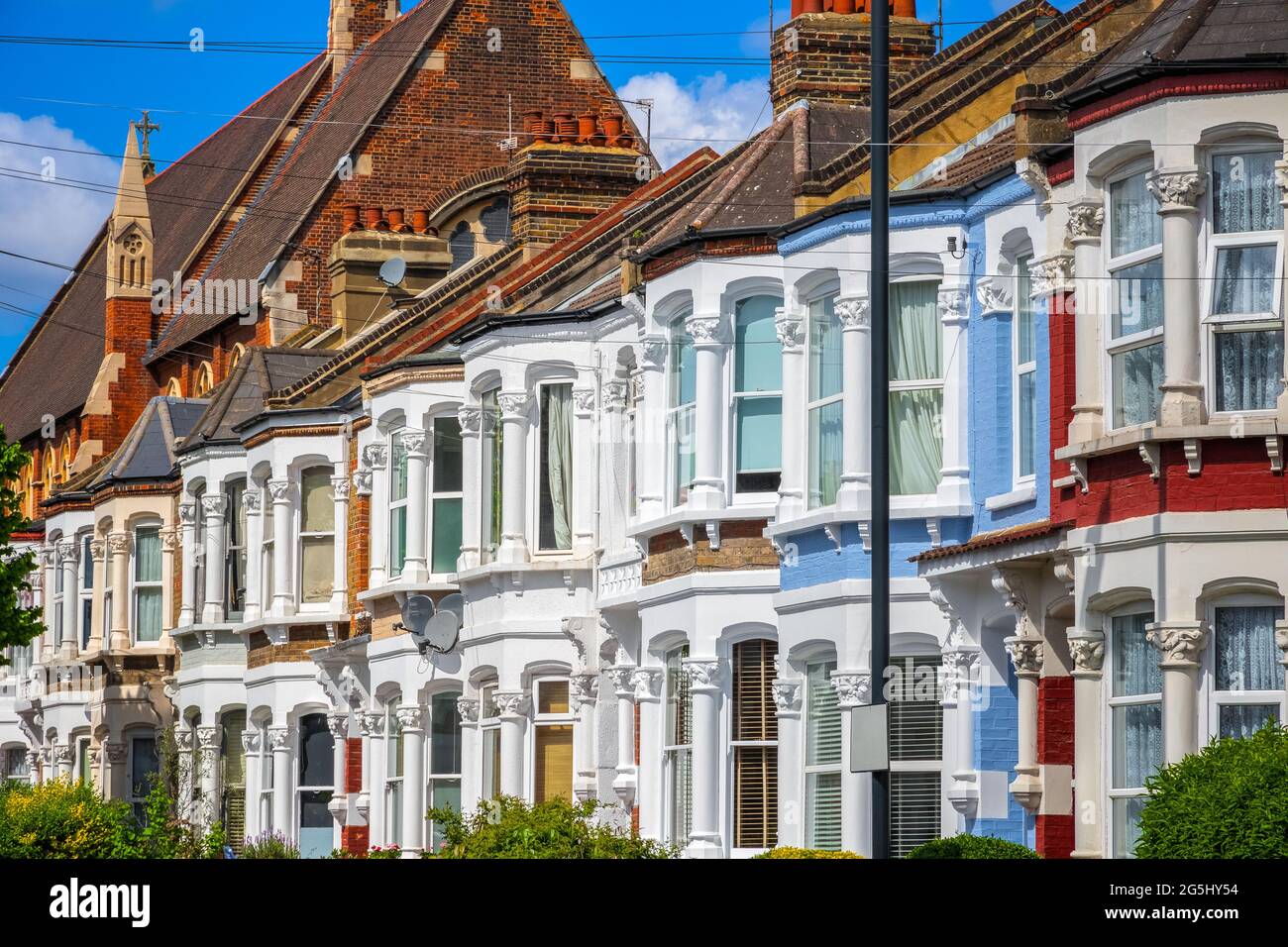 British terraced houses hi-res stock photography and images - Alamy
