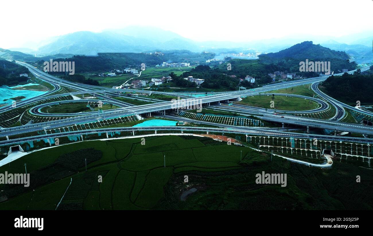 Guilong hi-res stock photography and images - Alamy