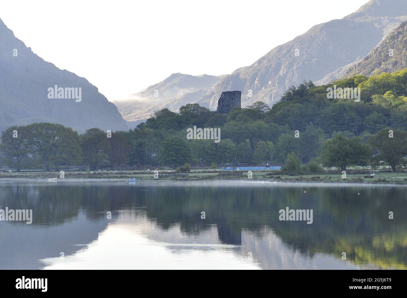 Llyn Padarn at Llanberis, Snowdonia, Gwynedd, Wales, with Dolbadarn ...