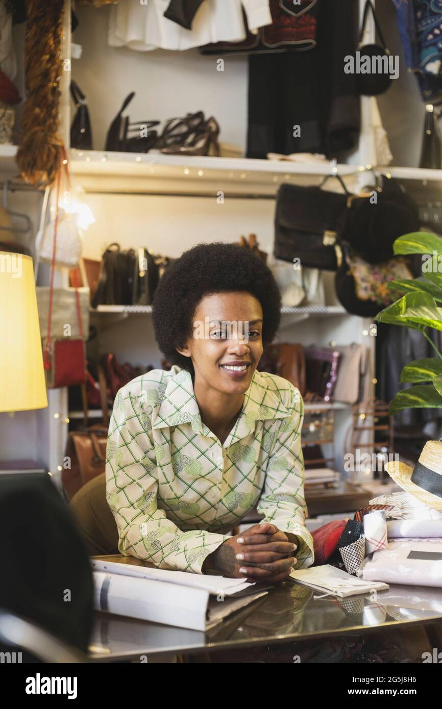 African employee hi-res stock photography and images - Alamy