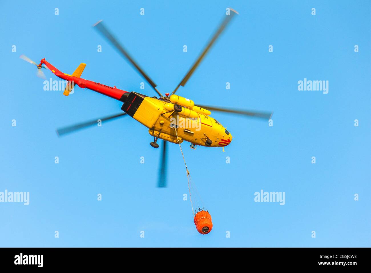 Blue fire rescue helicopter water hi-res stock photography and images ...