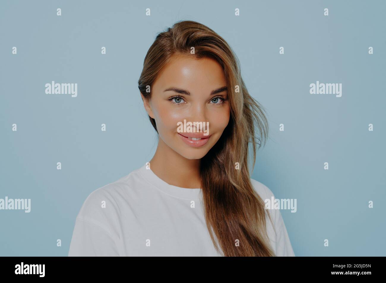 Stylish young hi-res stock photography and images - Alamy