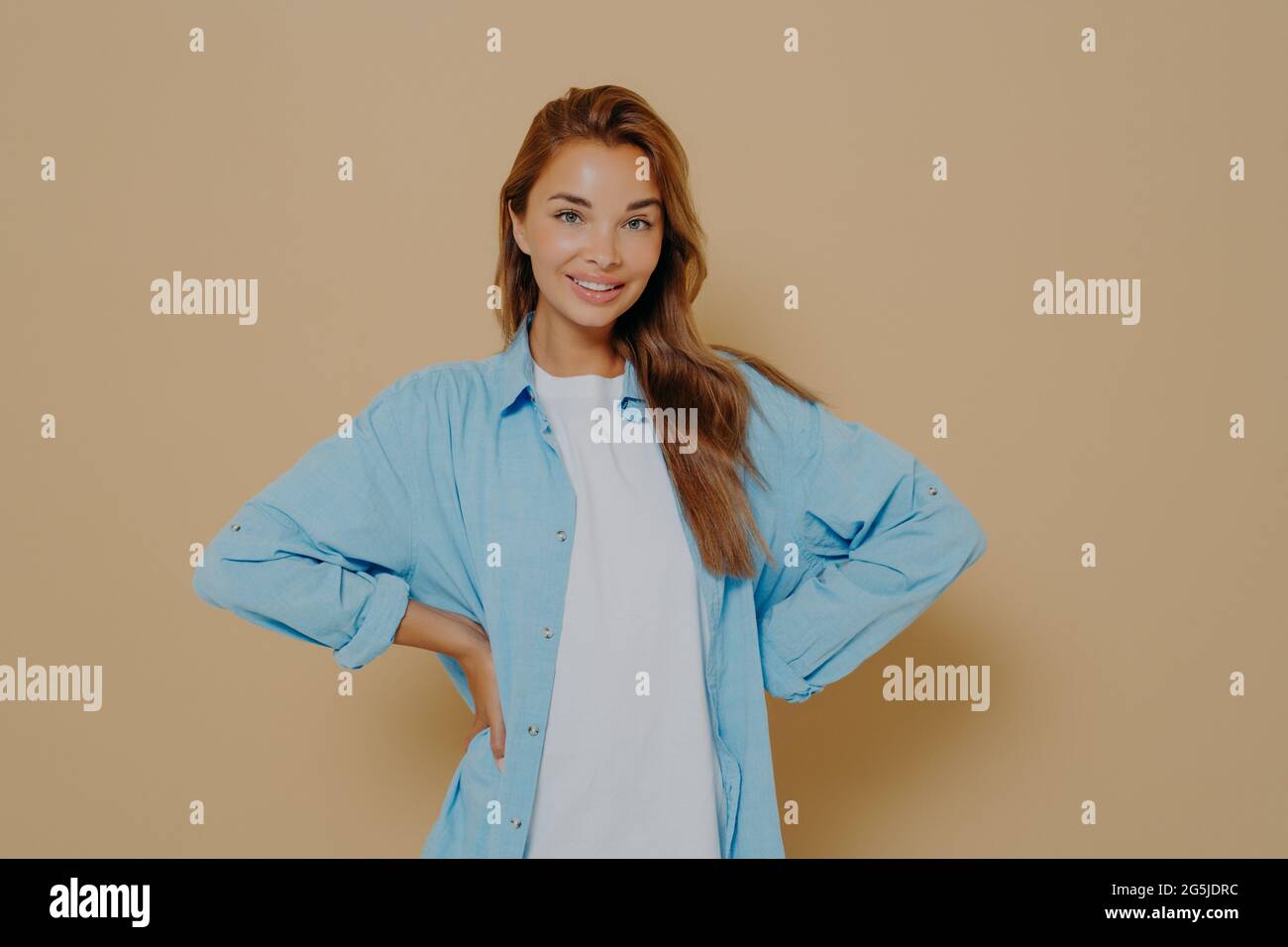 Hands on waist hi-res stock photography and images - Alamy