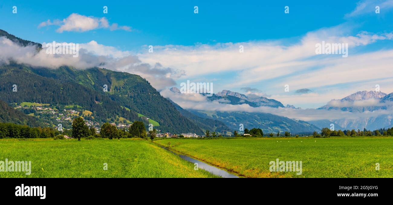 Broad wide valley or dale hi-res stock photography and images - Alamy