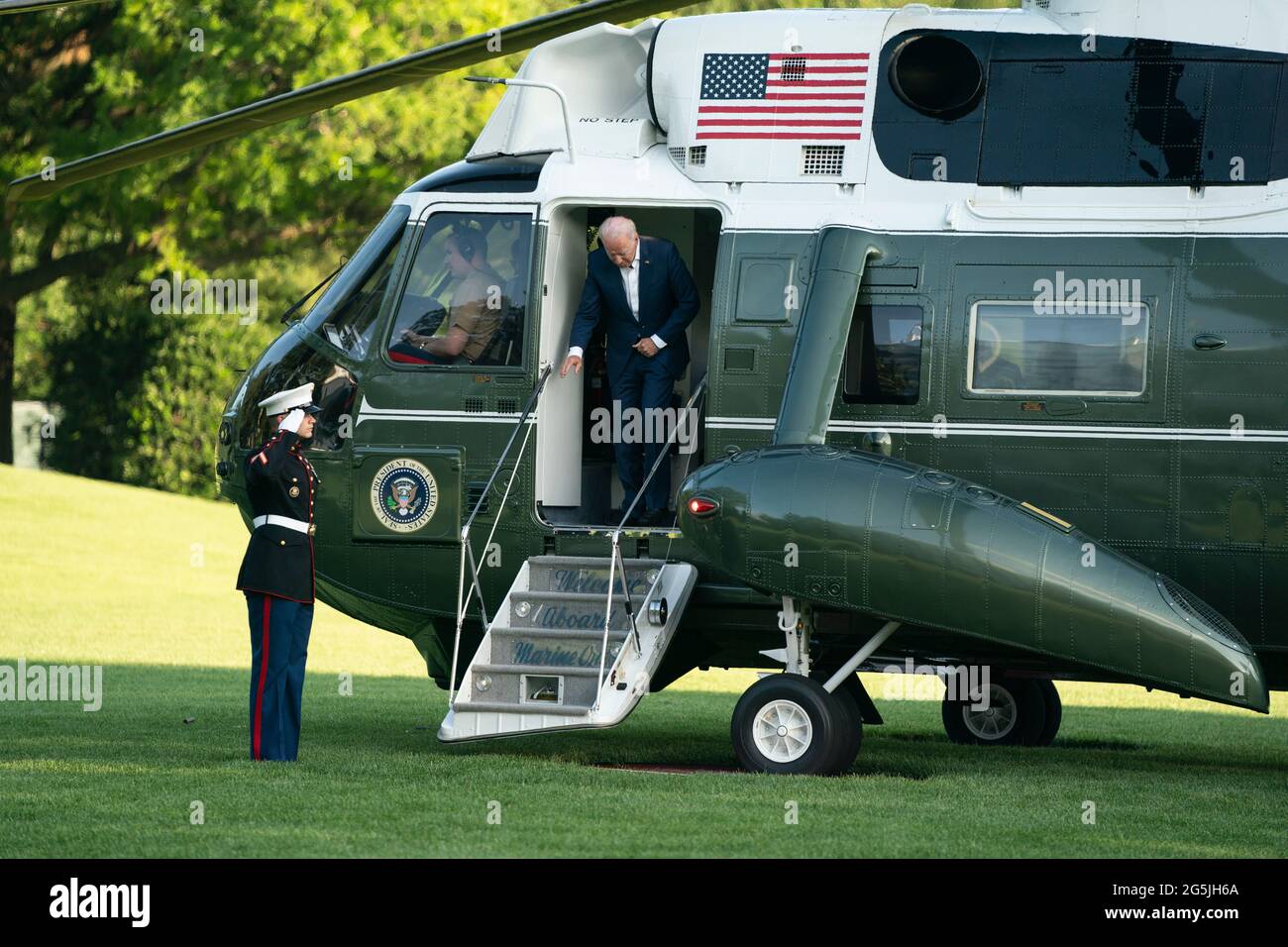 U.S. President Joe Biden exits Marine One on the South Lawn of the ...