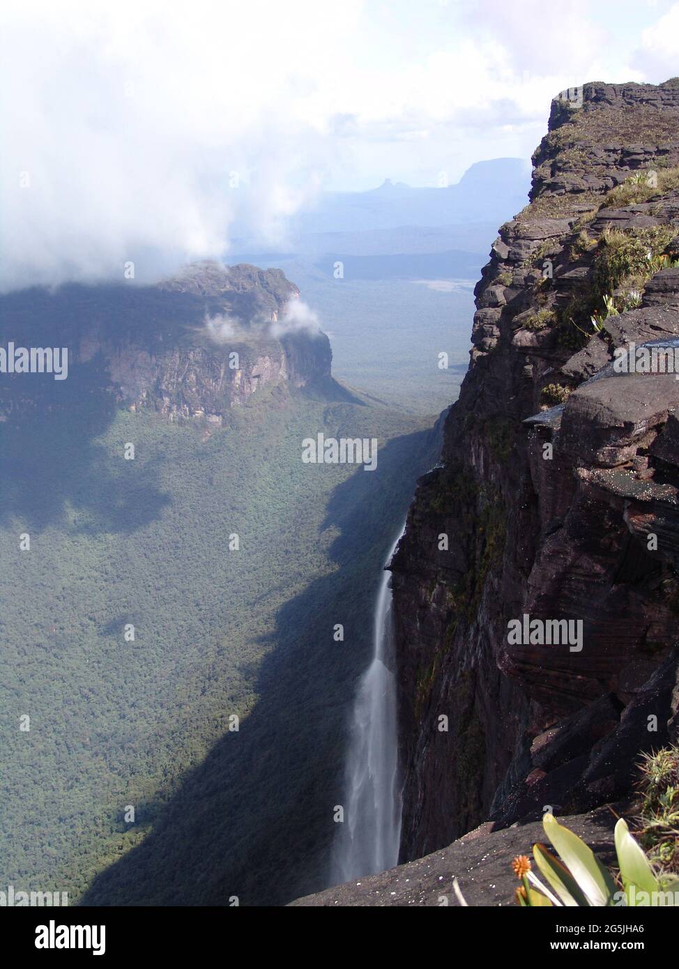 Mount roraima clouds hi-res stock photography and images - Alamy