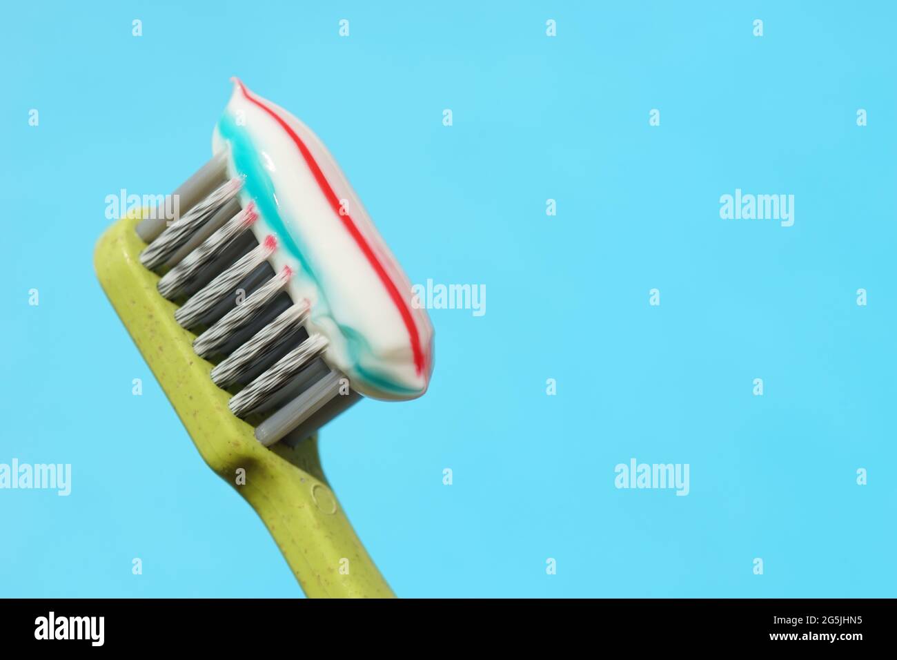 Striped toothpaste hi-res stock photography and images - Alamy