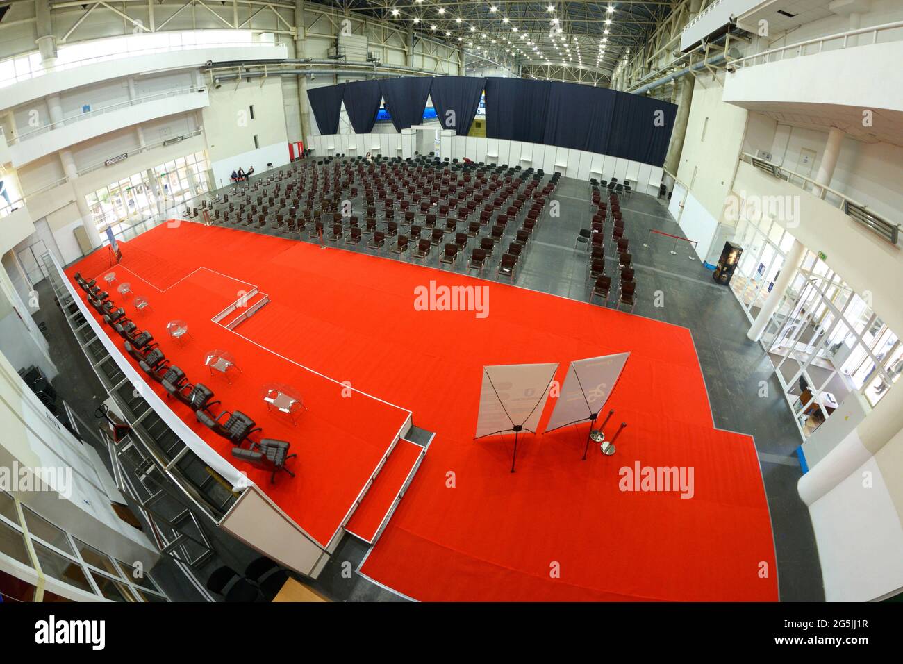 Podium hall hi-res stock photography and images - Alamy